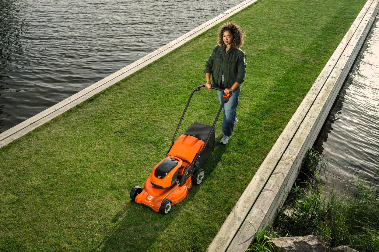 100i/200i Series Outdoor tools • Robot Lawn Mowers Australia